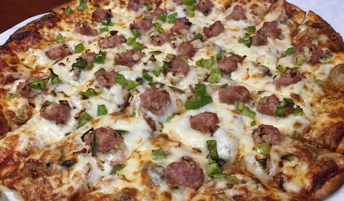 5 Tips for Throwing a Pizza Party for Adults | Pizza Restaurant Updates ...